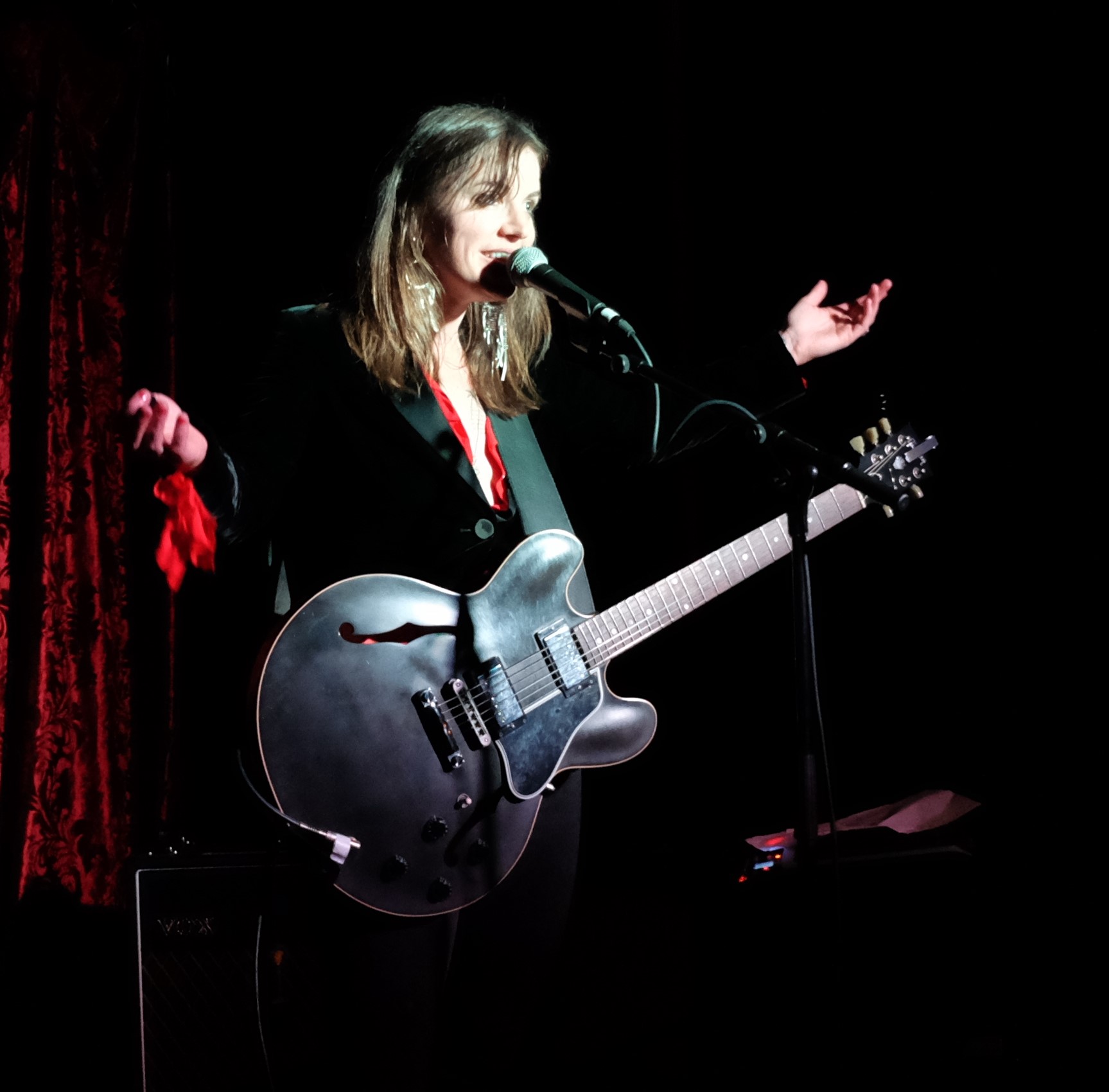 Abbe May – Waywards – Searching for the Brown Note